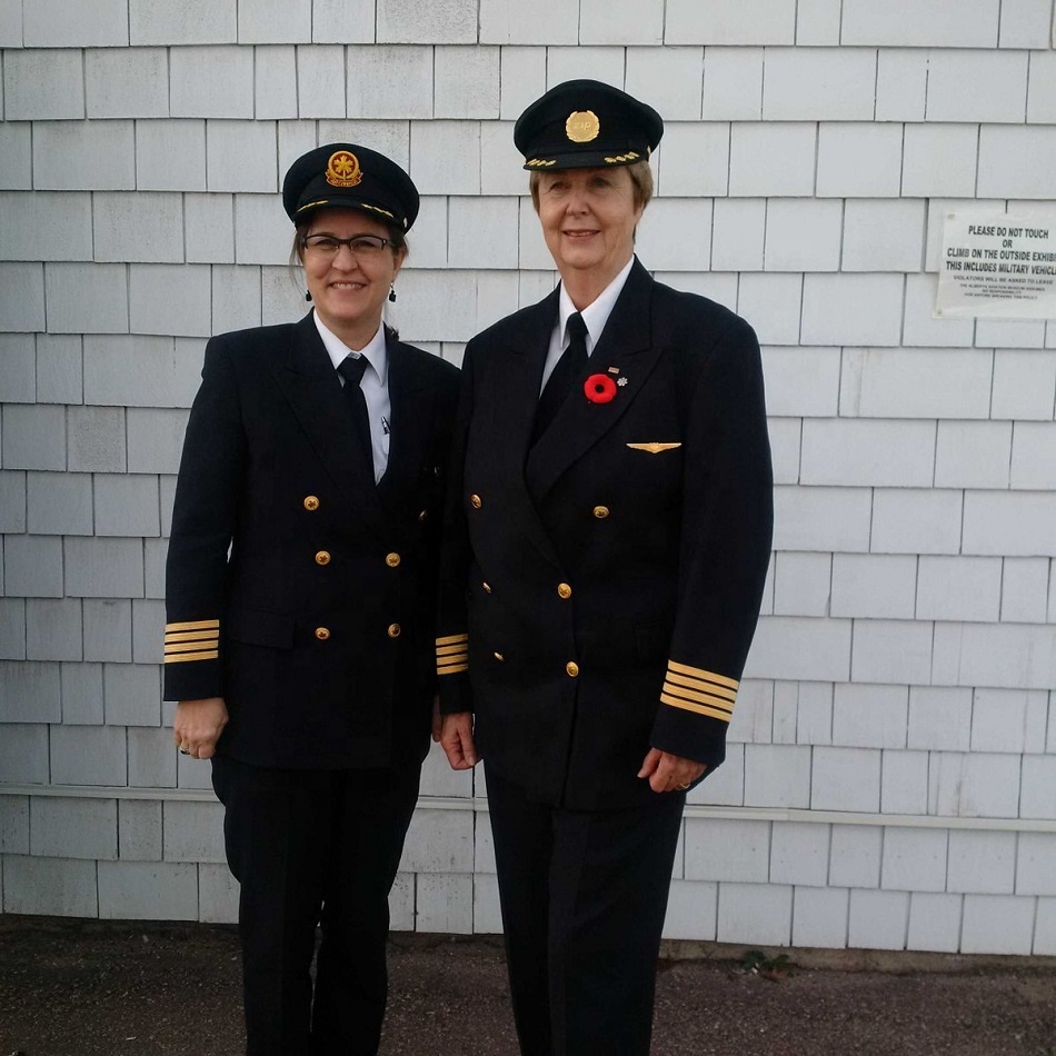 Elegant suit customized pilot uniform