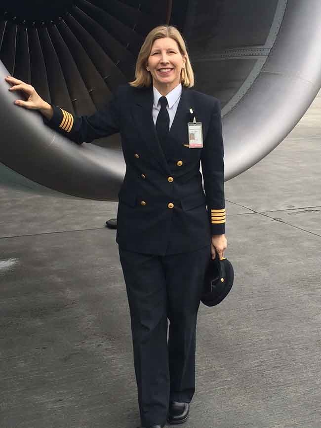 Elegant suit customized pilot uniform