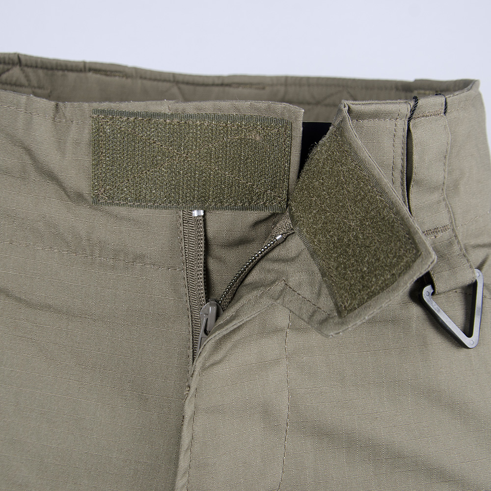 Yellow-green simple military uniform